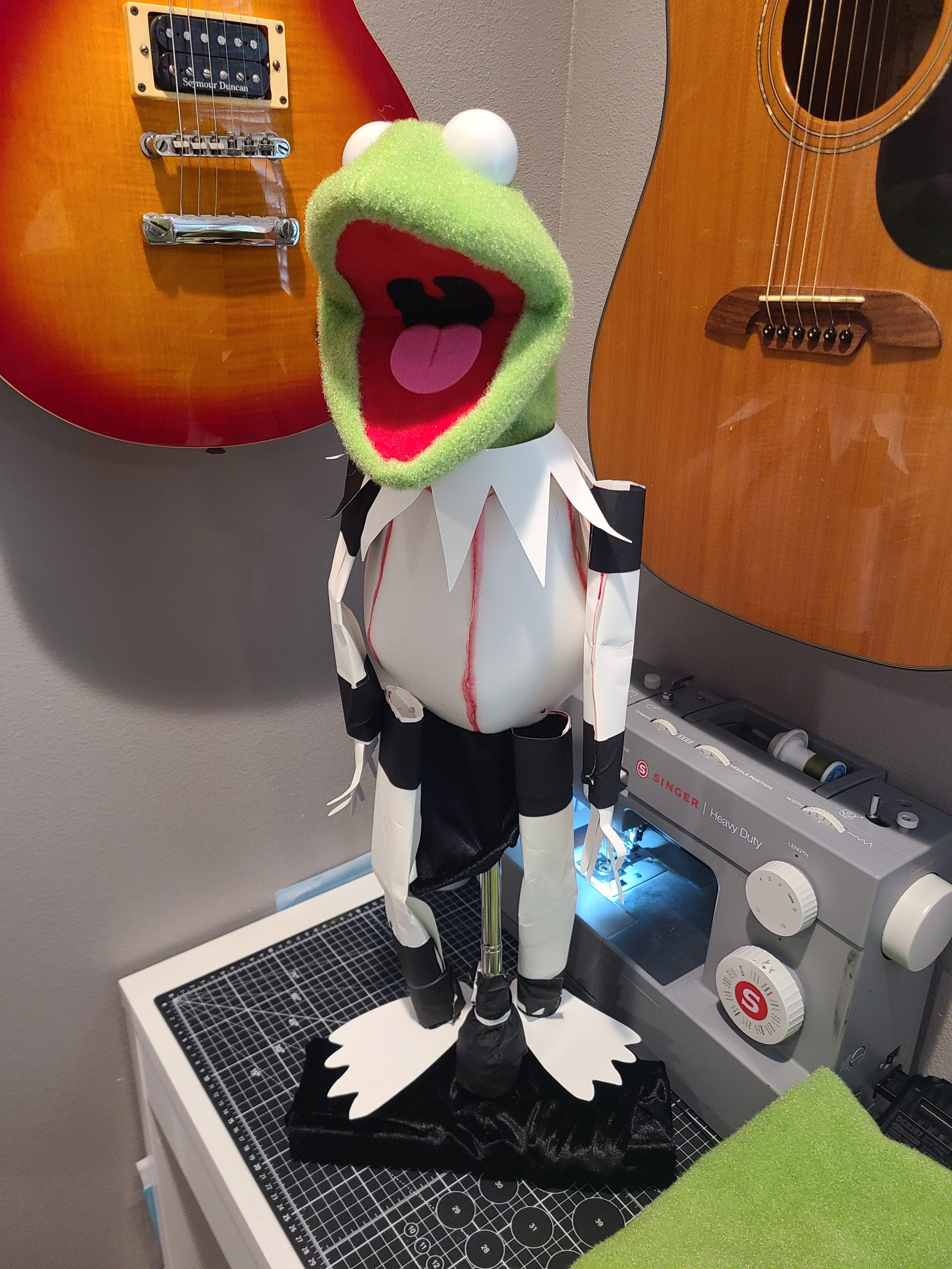 Kermit from The Muppet Show Replica Build - Puppet Stitches